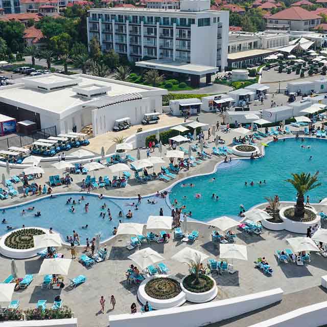 Море приятных привилегий с премиальными картами Visa и курортом Sea ...